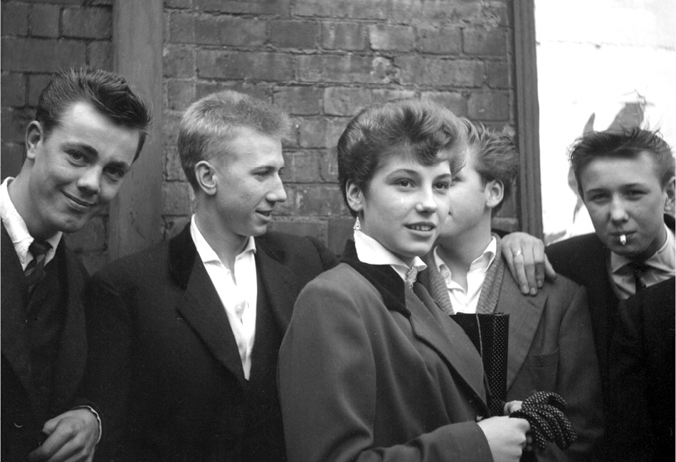 La llamativa elegancia de las primeras tribus de los 'teddy'